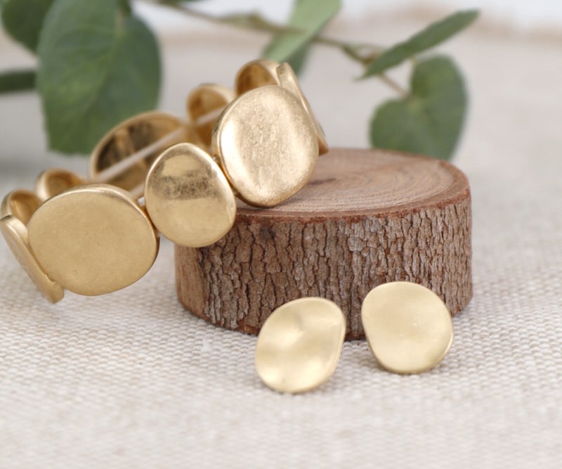 Pebble Gold Stud Earrings - Gift ideas for that special person for a ...