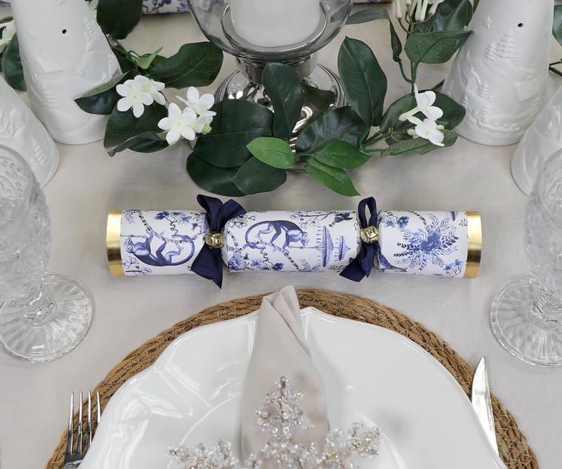 Set 6 Luxury Blue & White Christmas Crackers - Beautiful home decor at ...