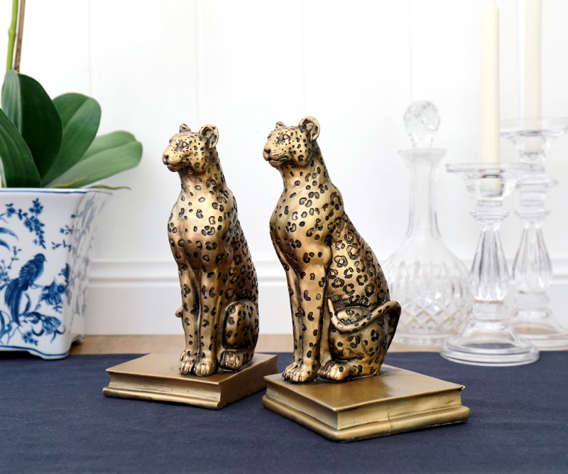 Desk accessories, clocks, office accessories and storage