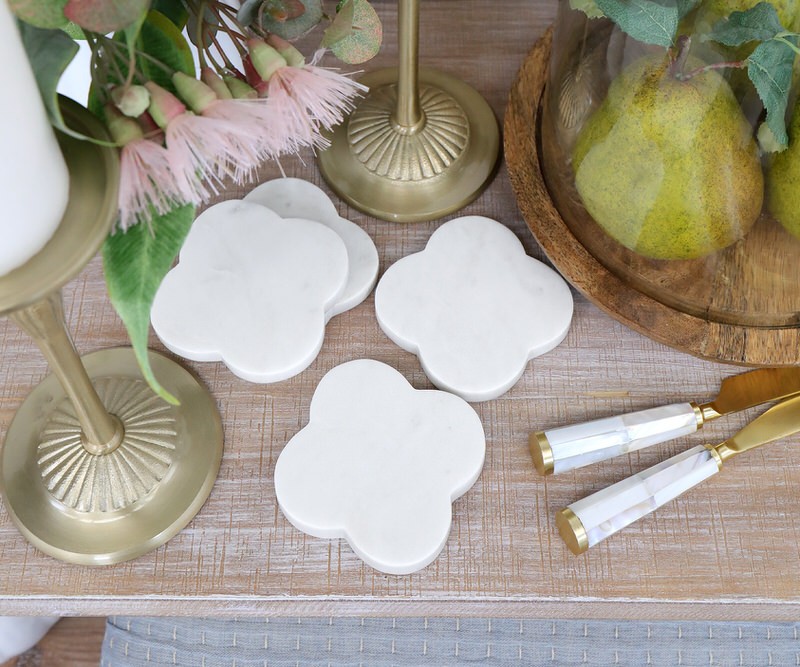 Set 4 Fleuron White Marble Coasters