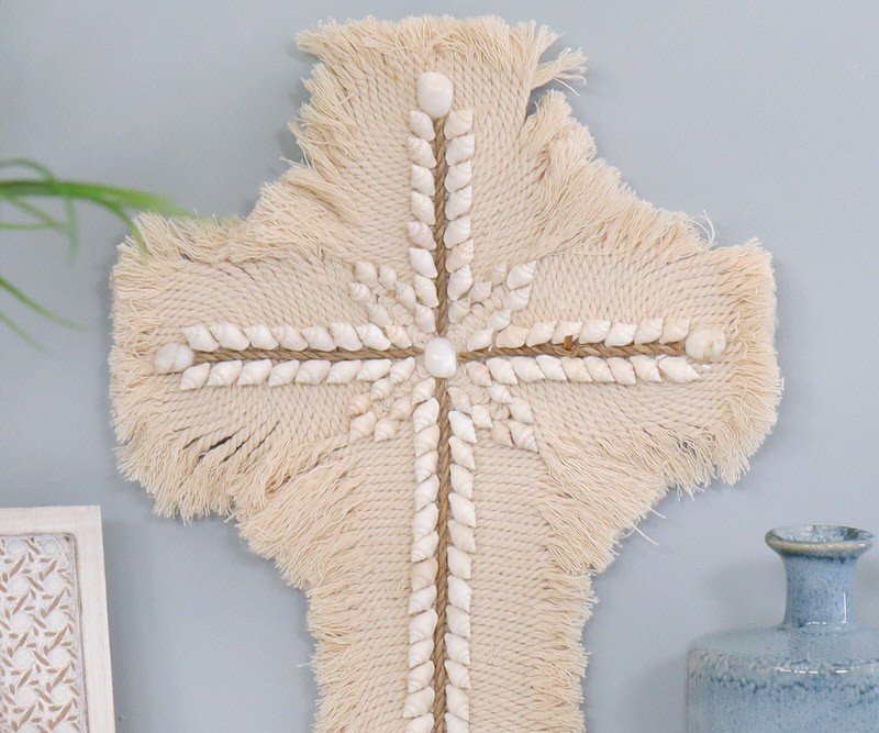 Home accessories, decor items, decorative accents