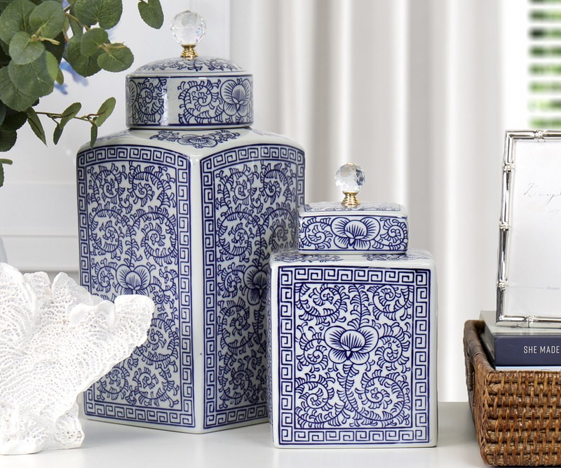 Home accessories, decor items, decorative accents