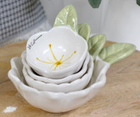 Set 4 Daisy Flower Measuring Cups - Beautiful home decor at French Knot