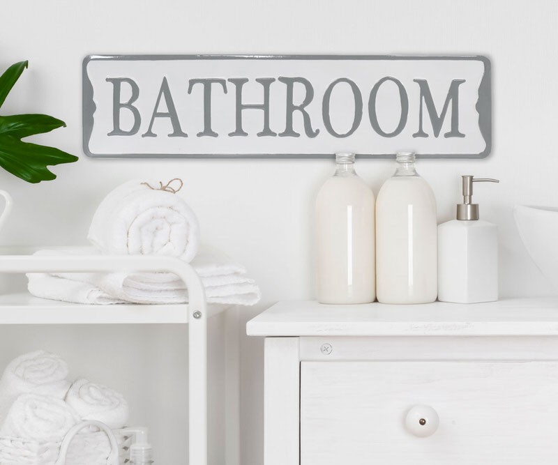 Beautiful bathroom accessories available online